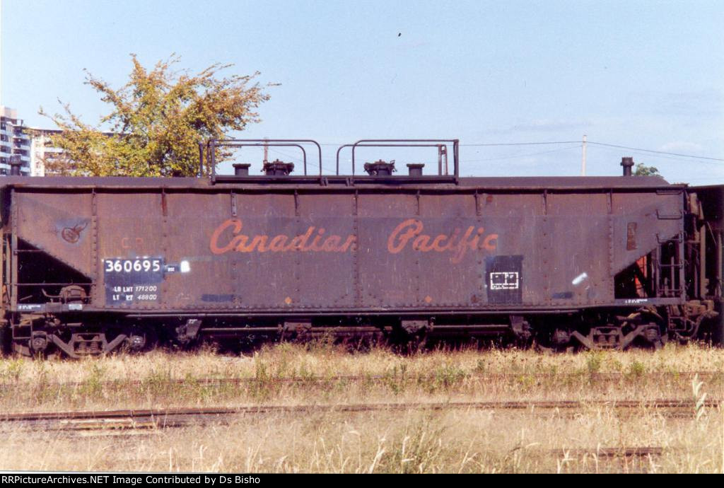 CP Rail Hopper 360695